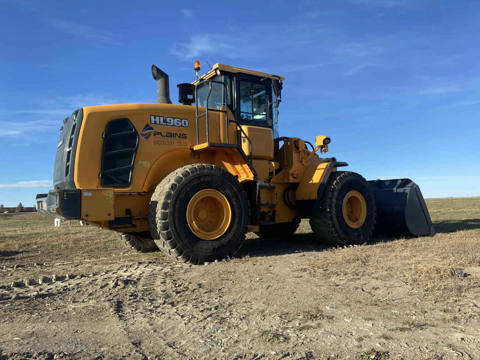 CASE 621G Wheel Loader Overview: Specs, Lift Capacity, And Performance
