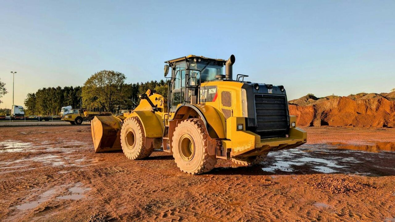 Evaluating Chinese Wheel Loaders: Should You Rent Or Buy Them?