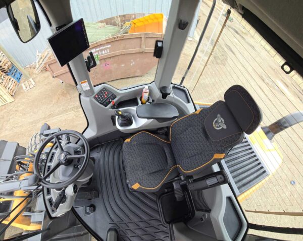 CASE 521G Wheel Loader Review – Is It Worth The Investment?